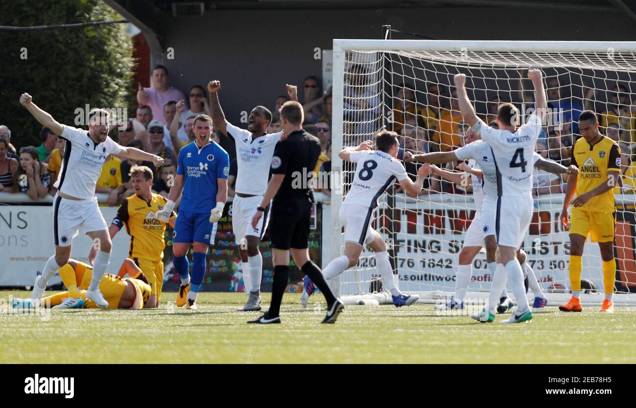 Boreham wood football club ground hi-res stock photography and images ...