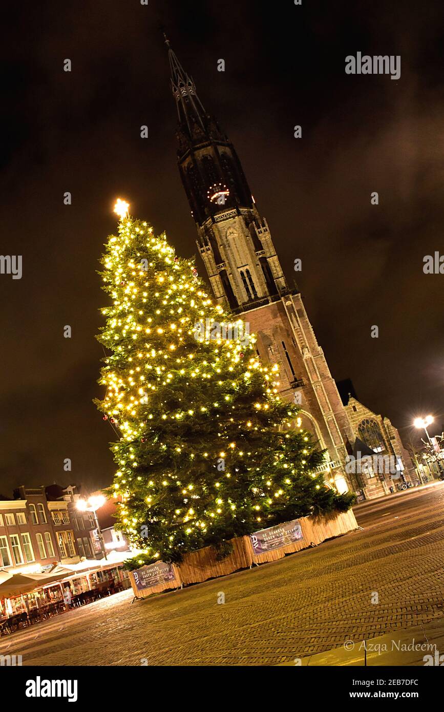Delft market square hi-res stock photography and images - Alamy