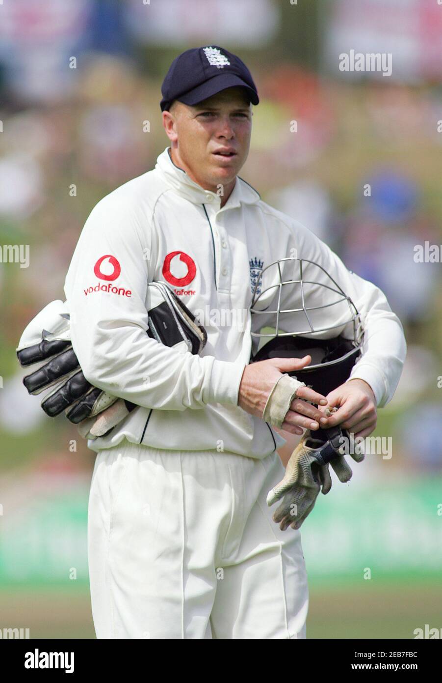 Wicket keeper tim ambrose hi-res stock photography and images - Alamy