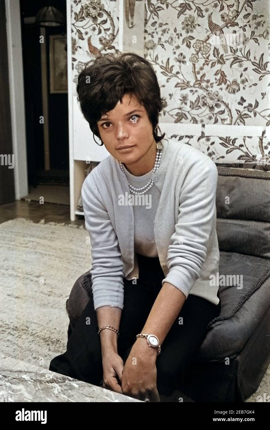 Die deutsche Schauspielerin Uschi Glas, Deutschland 1960er Jahre. German actress Uschi Glas ...