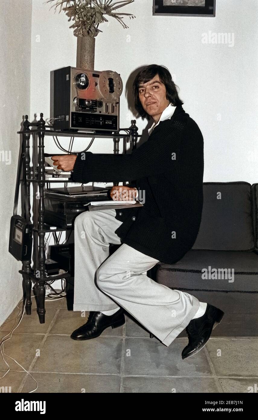 Der deutschsprachige Schlagersänger Bata Illic, Deutschland 1970er ...