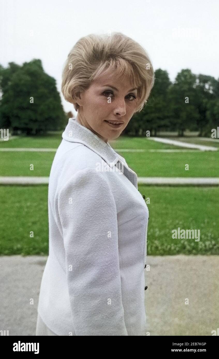 Die deutsche schlagersangerin eva homonnay in munchen hi-res stock ...