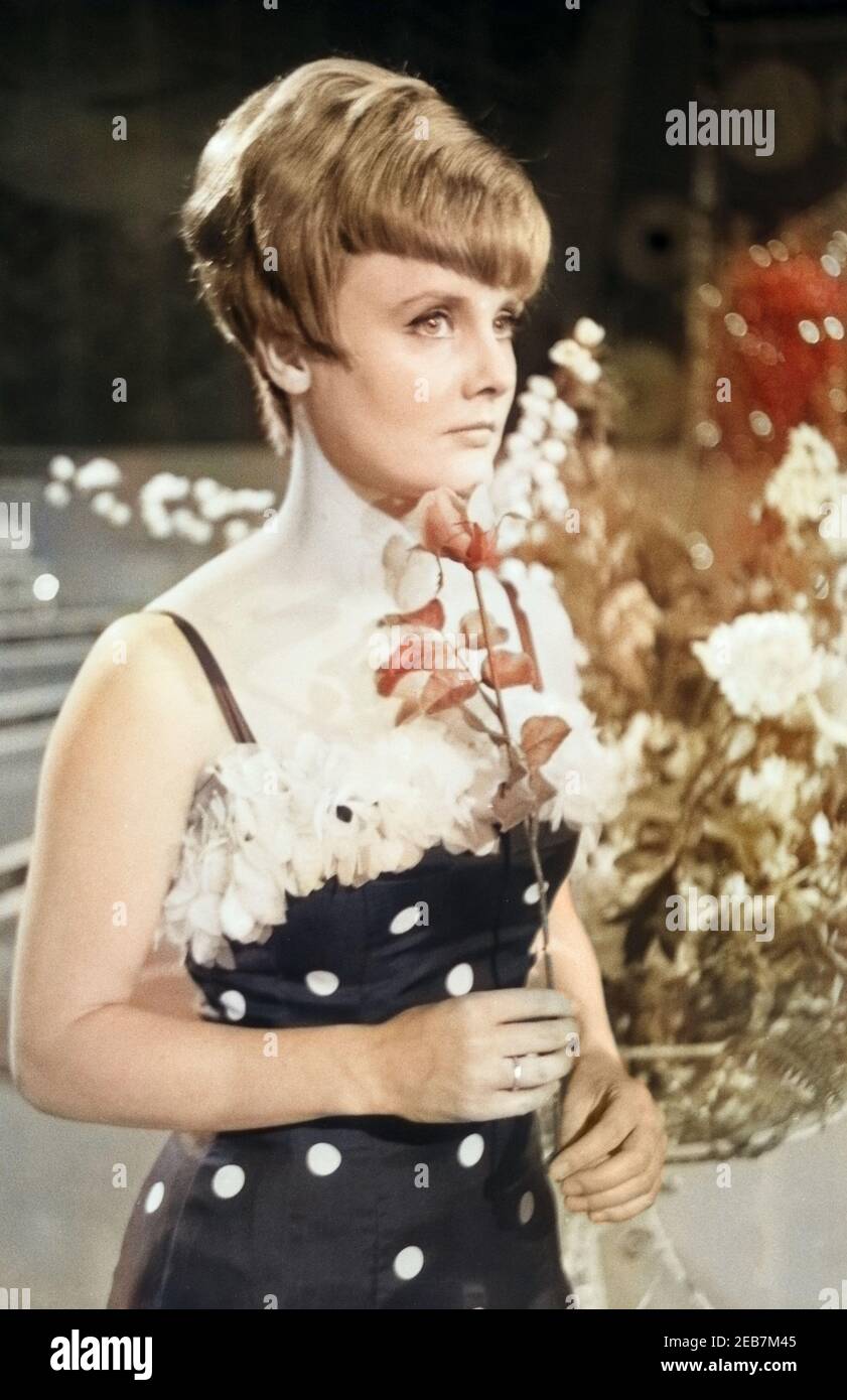 Die deutsche Schlagersängerin Inge Brück, Deutschland 1960er Jahre. The ...