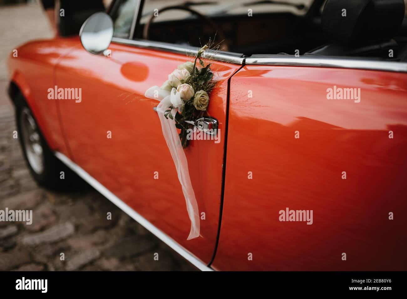 Red wedding hi-res stock photography and images - Alamy