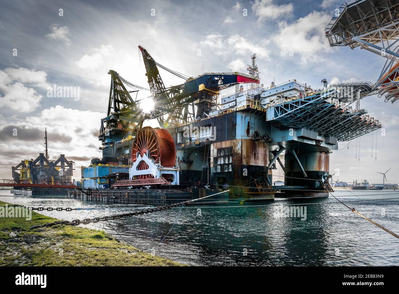 Thialf is a semi-submersible crane vessel Stock Photo - Alamy