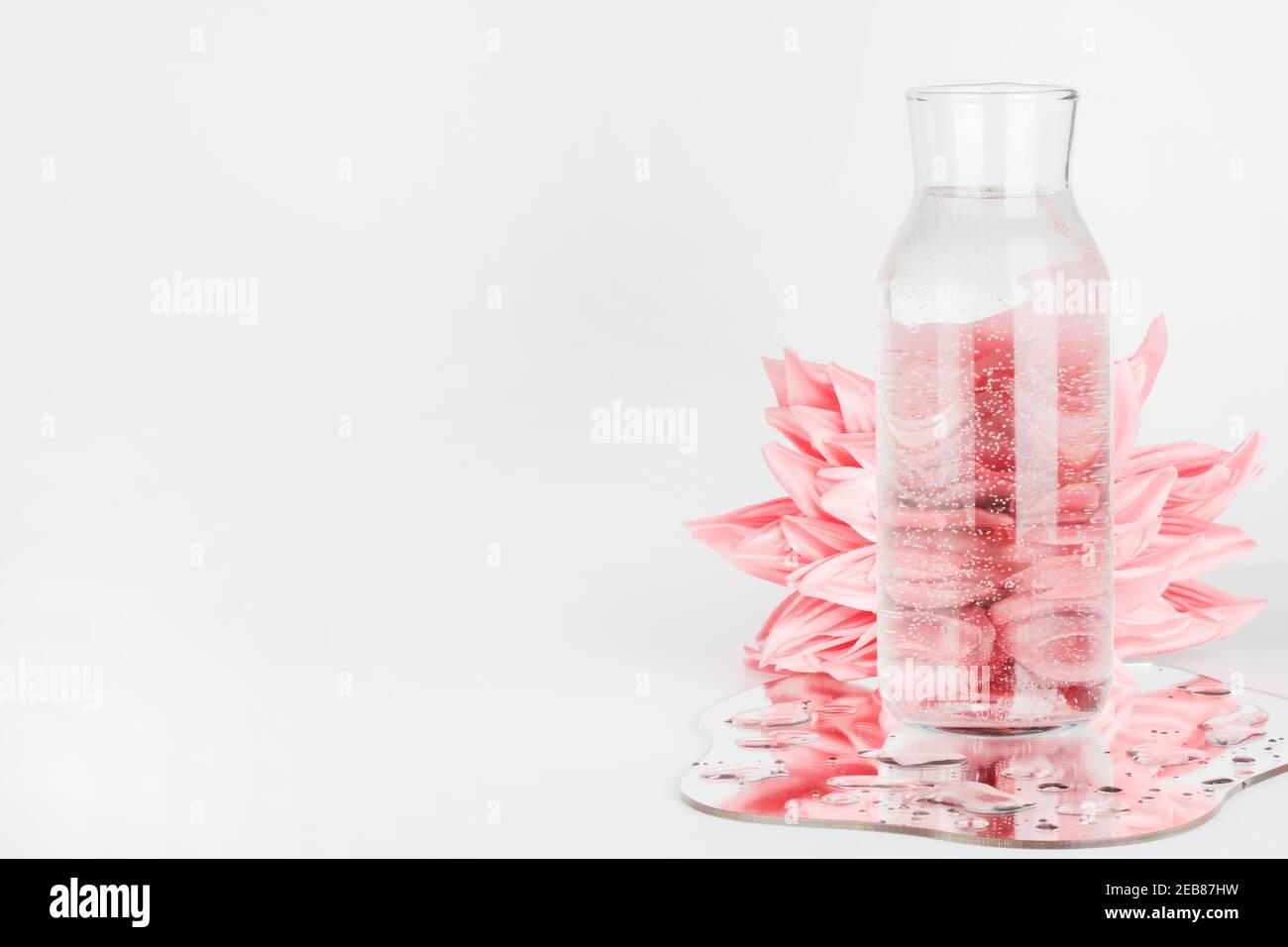 Refraction optical illusion distortion hi-res stock photography and ...