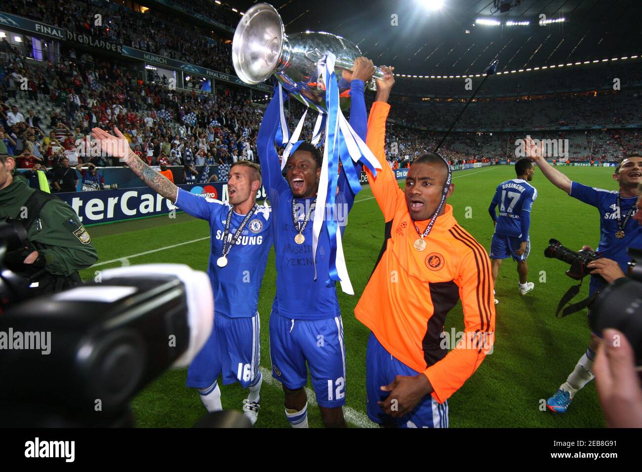 John mikel trophy hi-res stock photography and images - Alamy