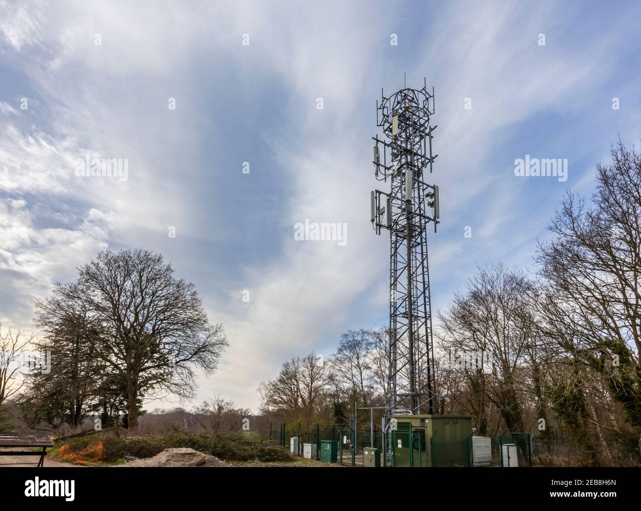 5g tower uk hi-res stock photography and images - Alamy