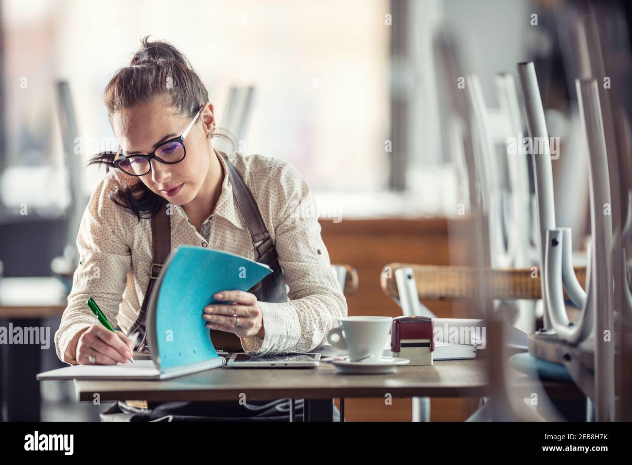 Covid cafe paperwork hi-res stock photography and images - Alamy