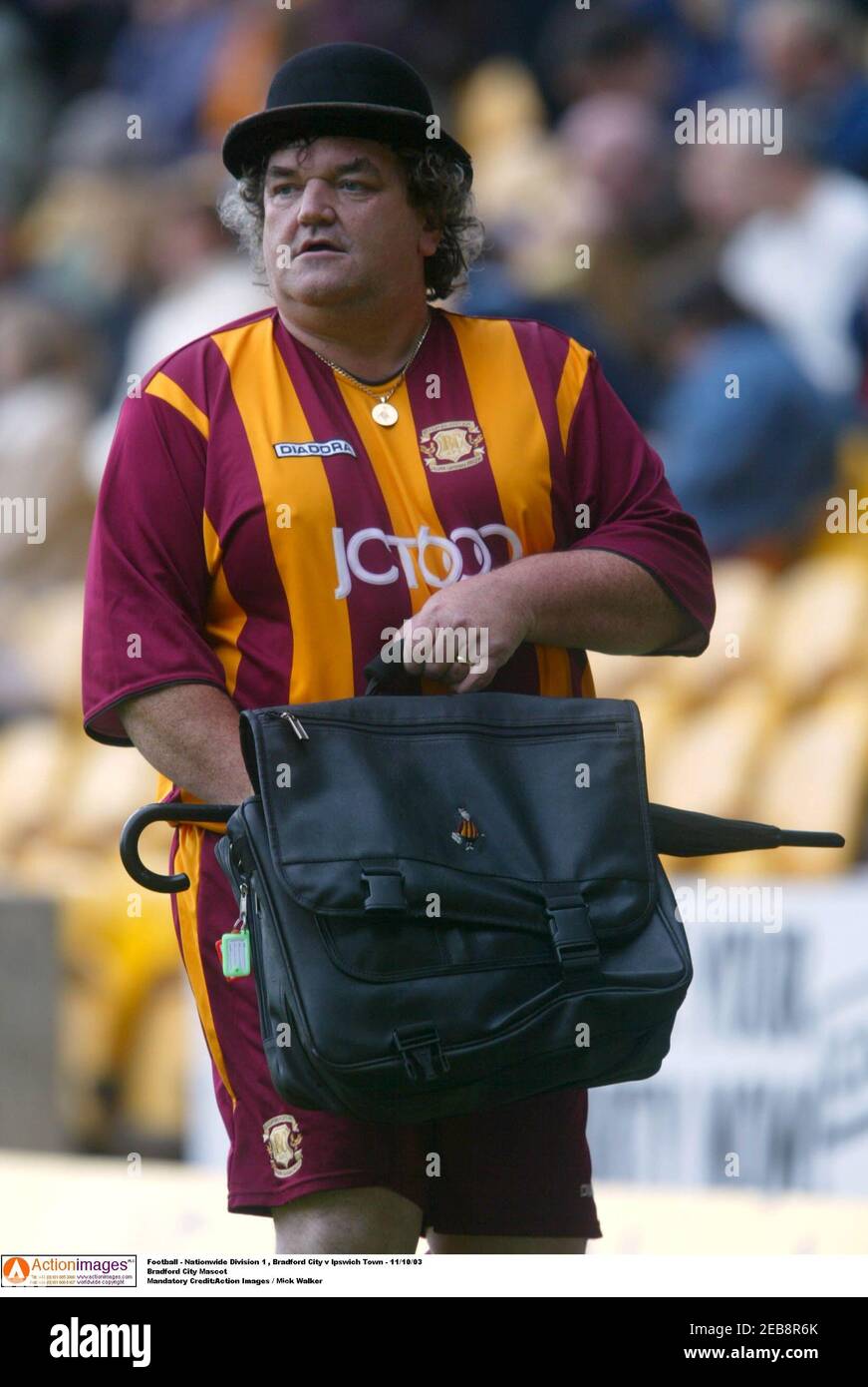 Bradford city mascot hi-res stock photography and images - Alamy