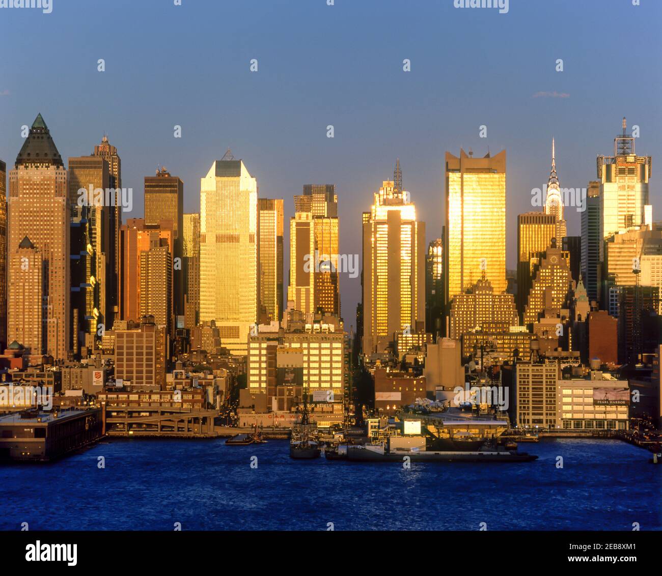 2001 HISTORICAL MIDTOWN SKYLINE HUDSON RIVER MANHATTAN NEW YORK CITY ...