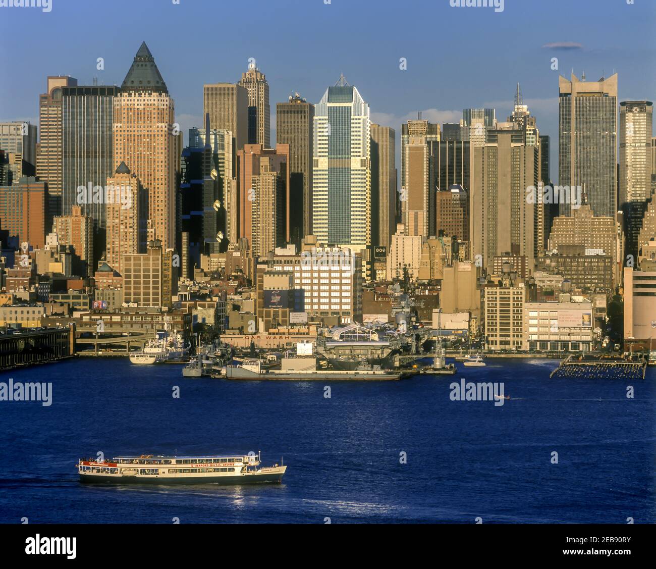 2001 HISTORICAL MIDTOWN SKYLINE HUDSON RIVER MANHATTAN NEW YORK CITY ...