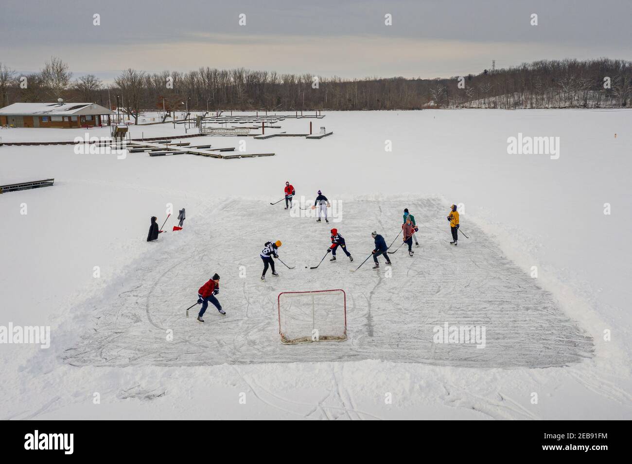 Frozen lake hockey hi-res stock photography and images - Alamy