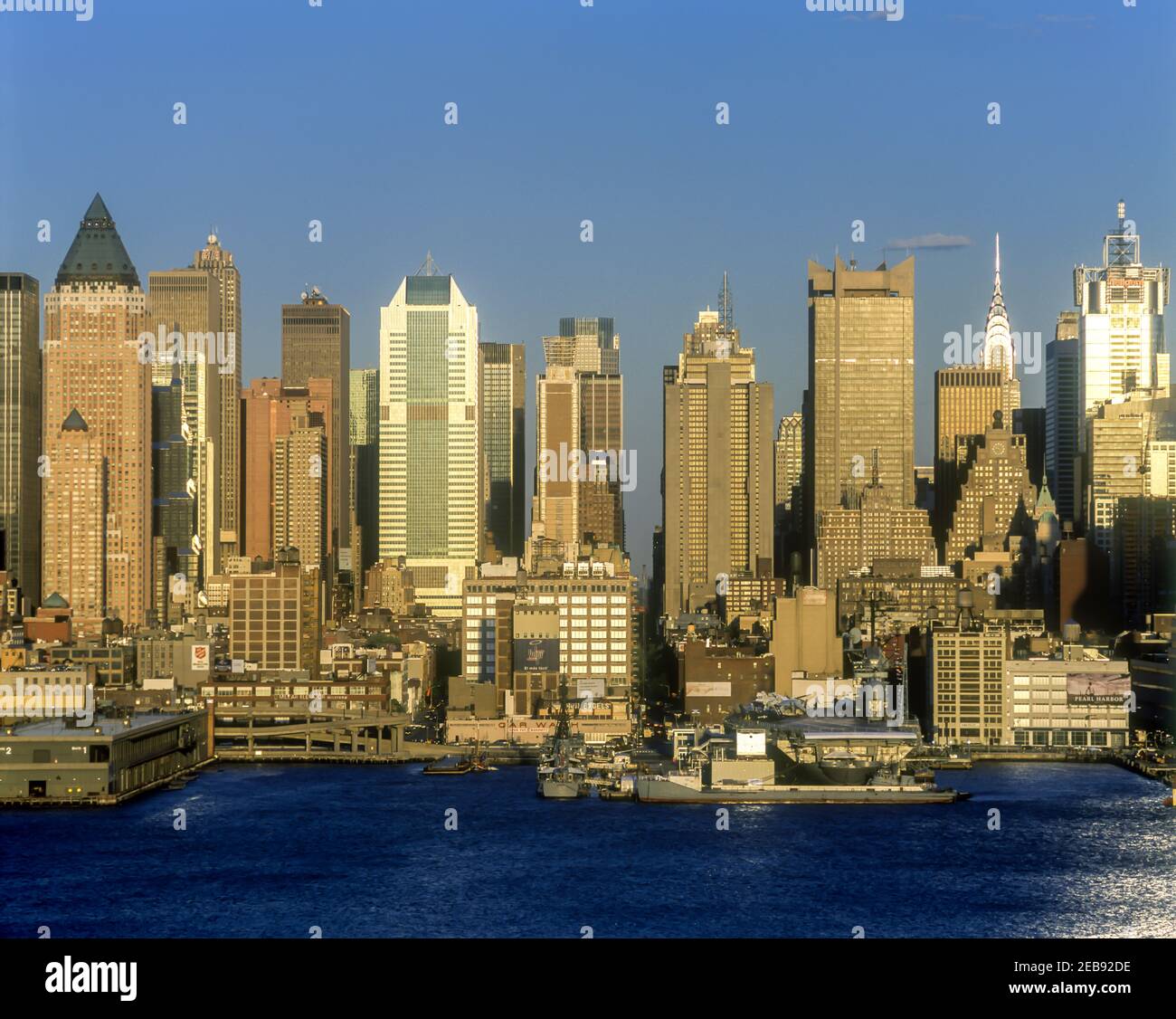 2001 HISTORICAL MIDTOWN SKYLINE HUDSON RIVER MANHATTAN NEW YORK CITY ...