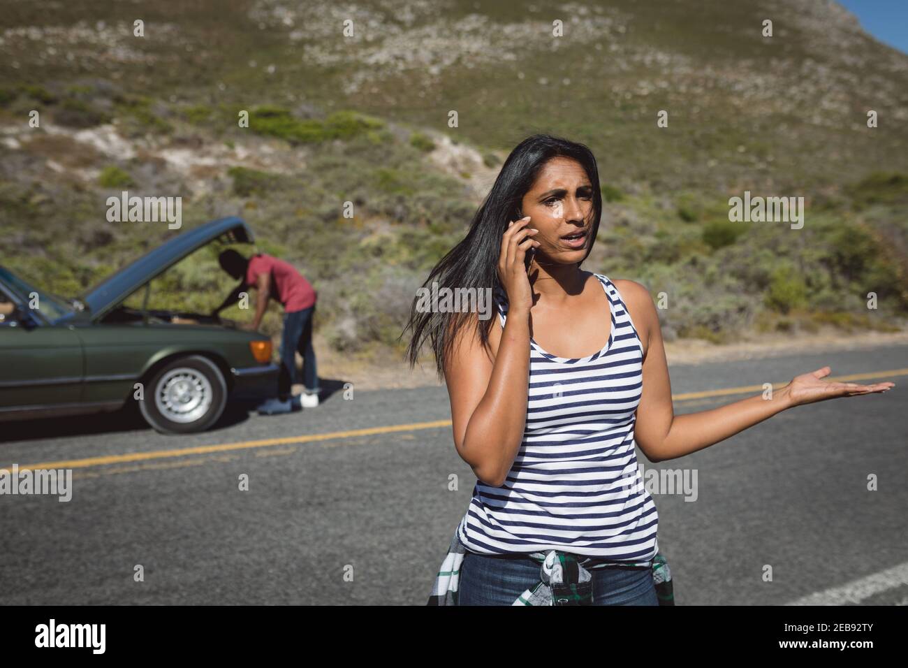 Open engine bonnet hi-res stock photography and images - Alamy