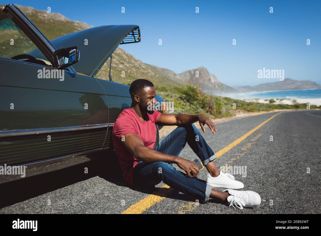 Open car bonnet hi-res stock photography and images - Alamy