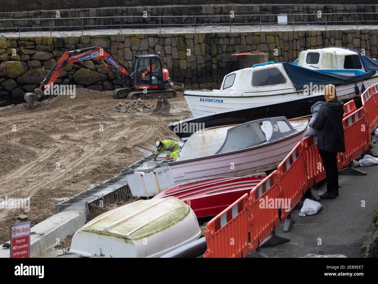 Working from a dinghy hi-res stock photography and images - Alamy