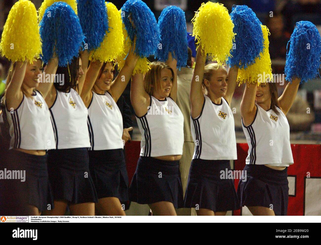 2004 cheerleaders hi-res stock photography and images - Alamy