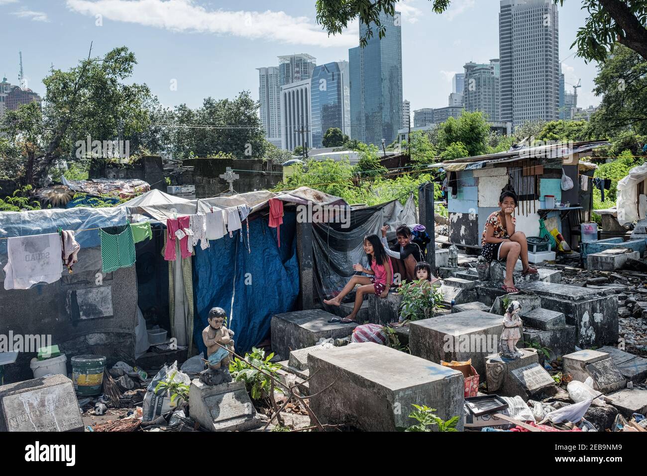 Cemetery, Manila, Philippines, living inside a cemetery, life and death ...