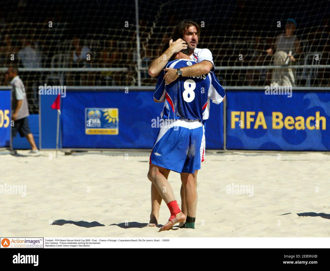 Beach football cantona hi-res stock photography and images - Alamy