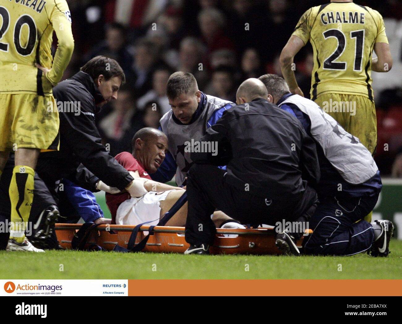 Sport football action injury stretcher hi-res stock photography and ...