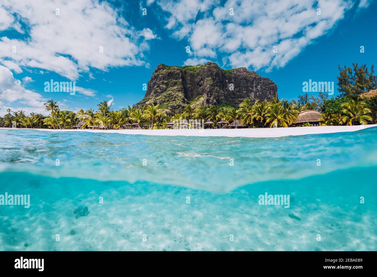 Blue deep water split view hi-res stock photography and images - Alamy