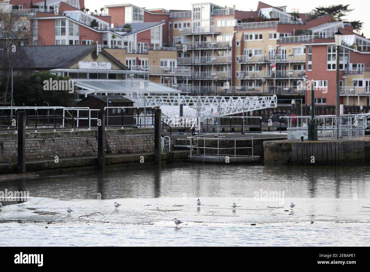 Thames freezing 2021 hi-res stock photography and images - Alamy