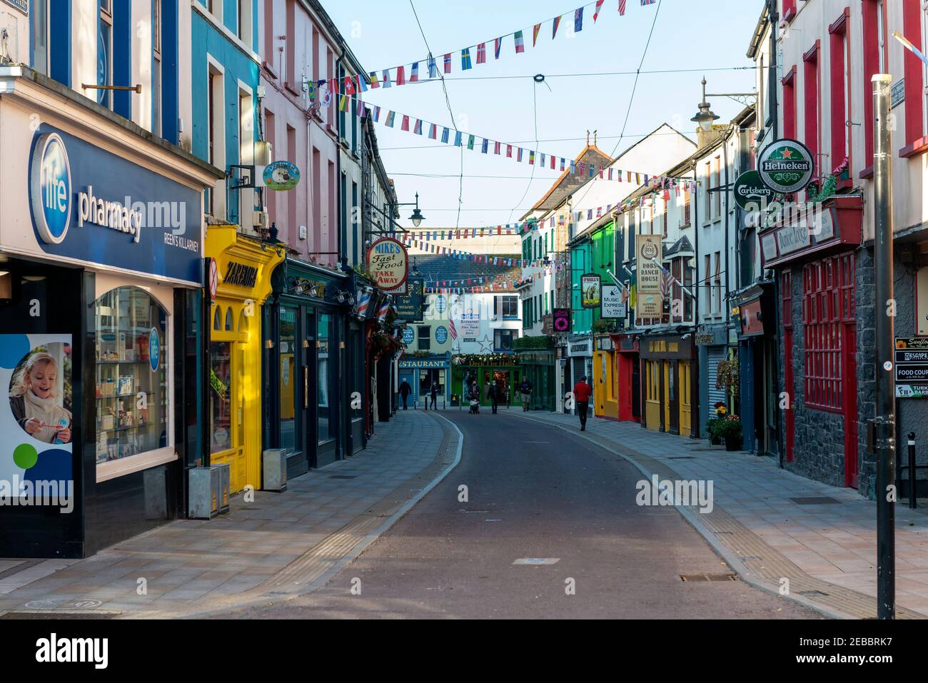 Killarney narrow street hi-res stock photography and images - Alamy