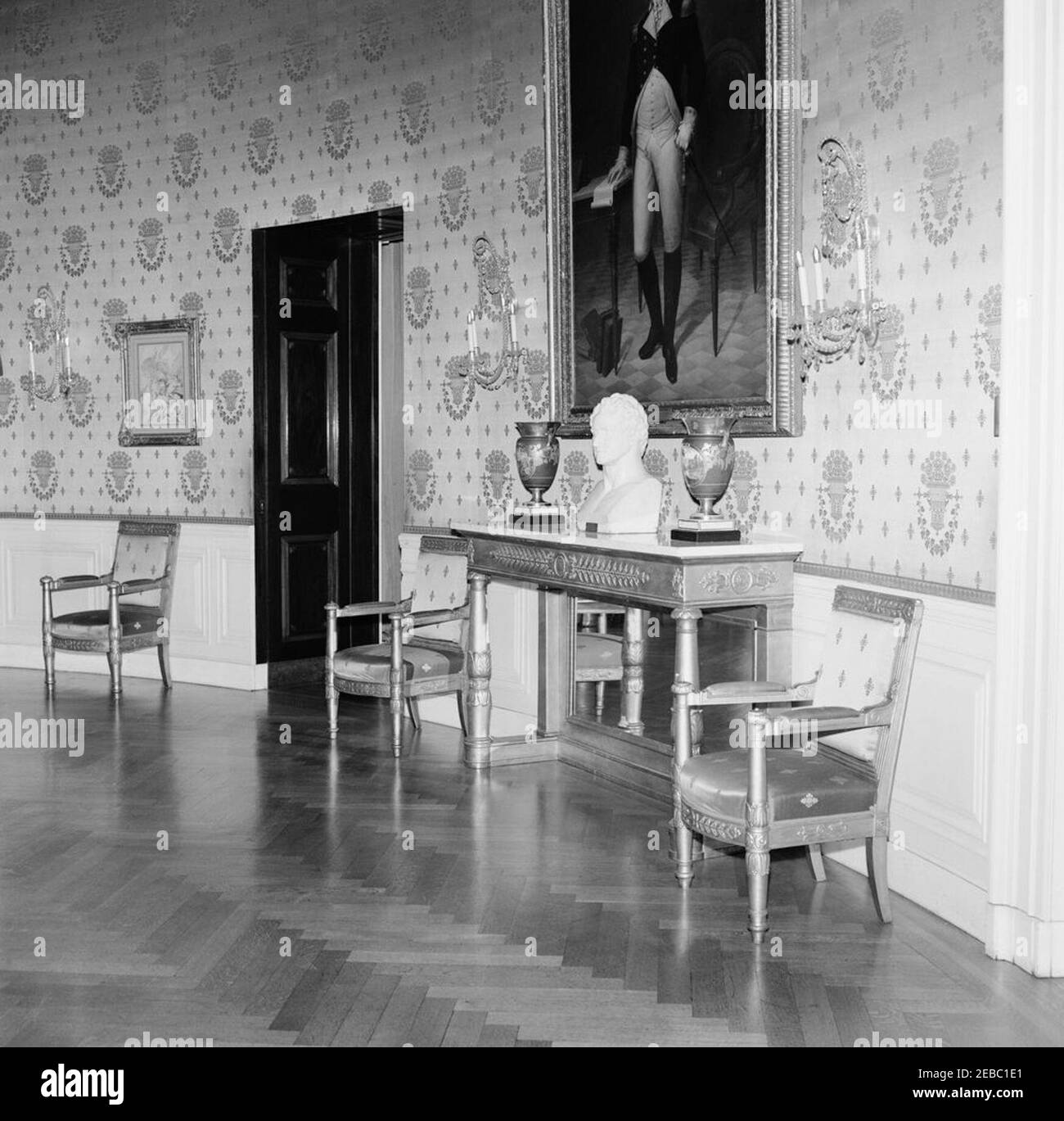 Rooms a view Black and White Stock Photos & Images - Alamy