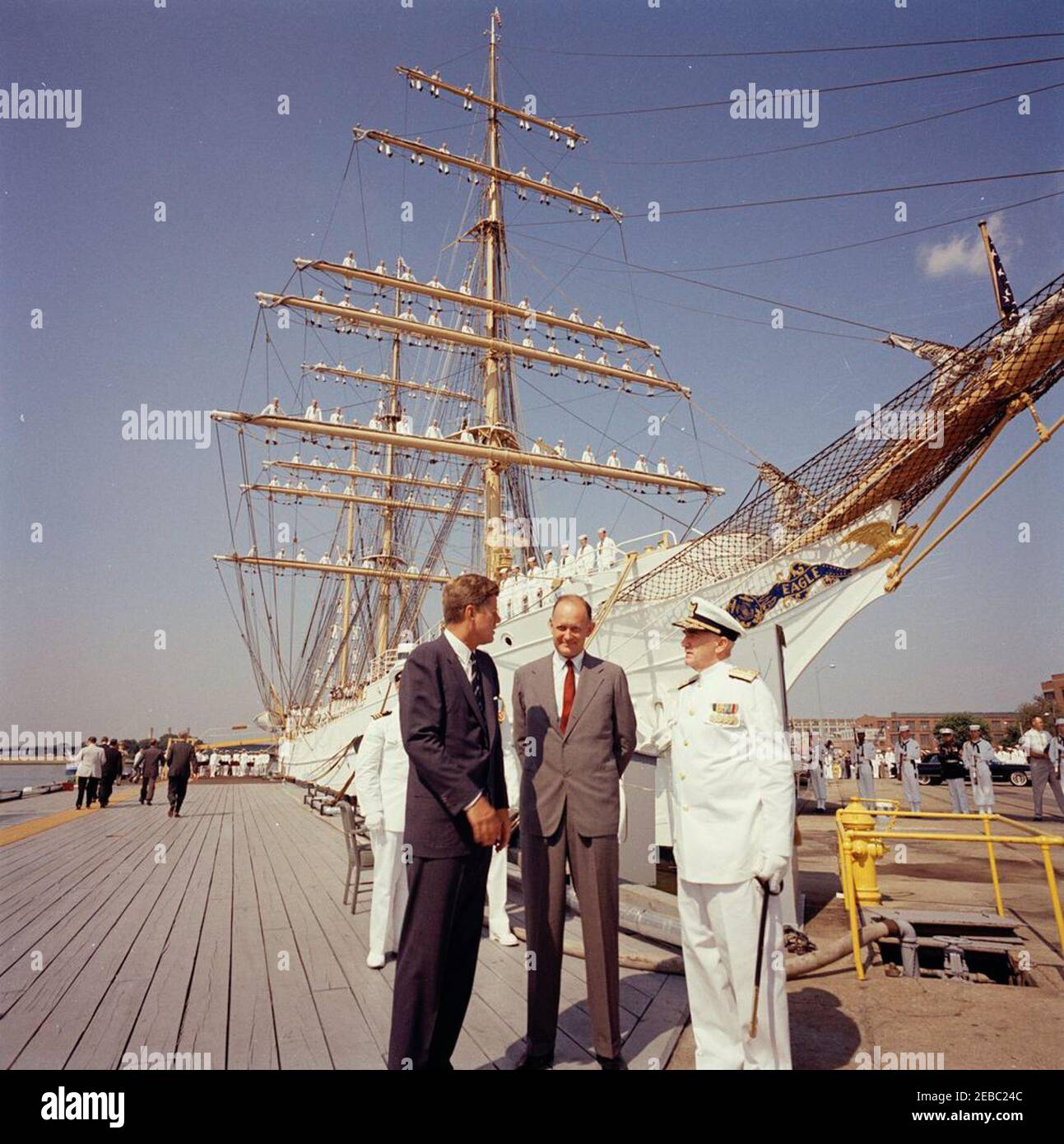 United states 1960s man speaks hi-res stock photography and images - Alamy
