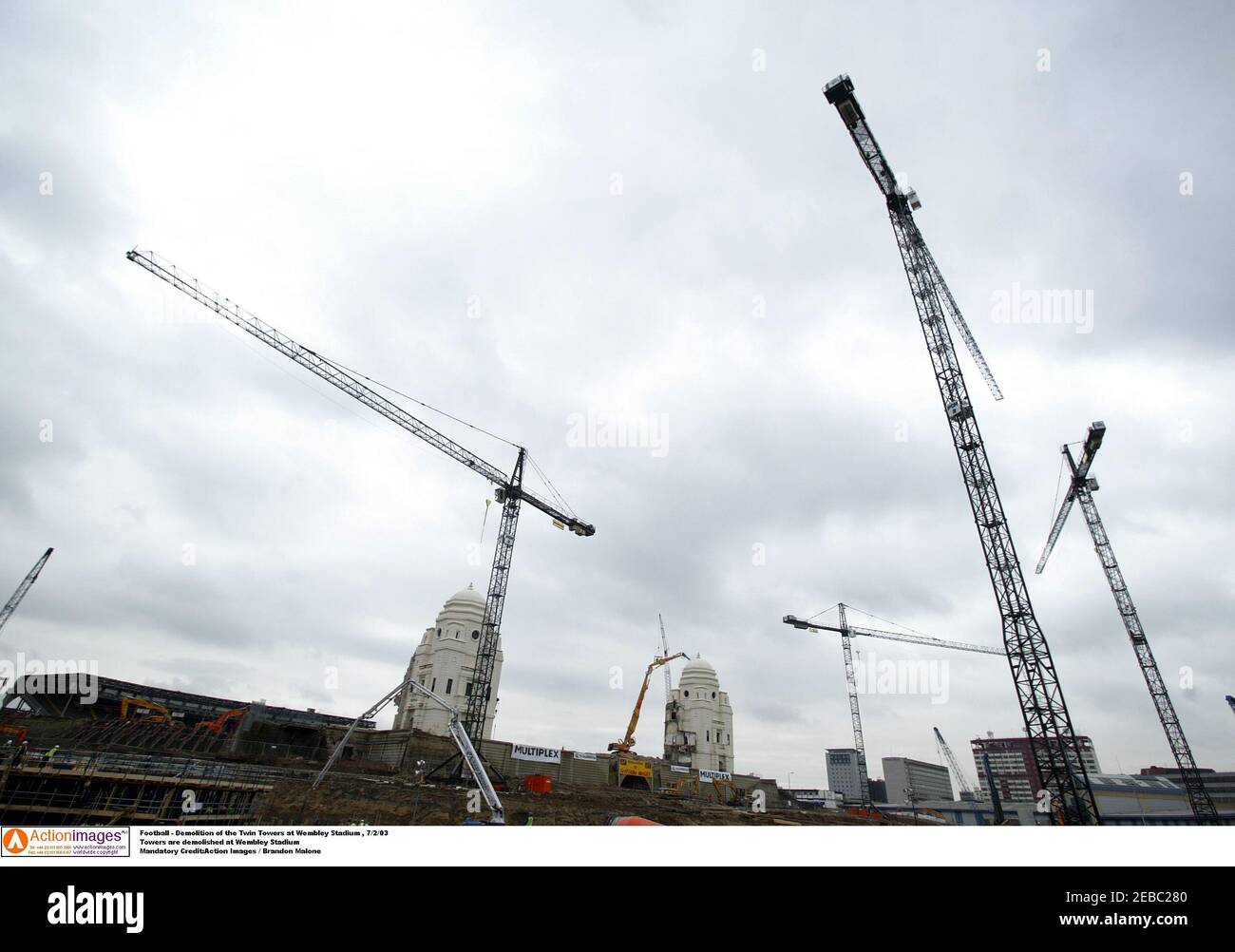 Wembley football stadium twin demolition hi-res stock photography and ...