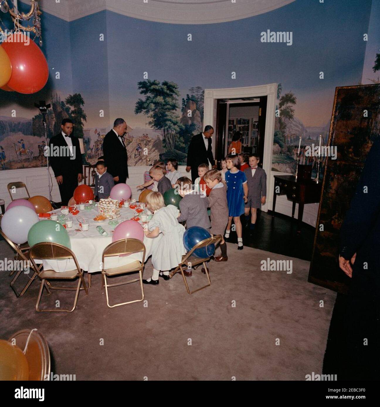 Birthday party for Caroline Kennedy and John F. Kennedy, Jr.. Young ...