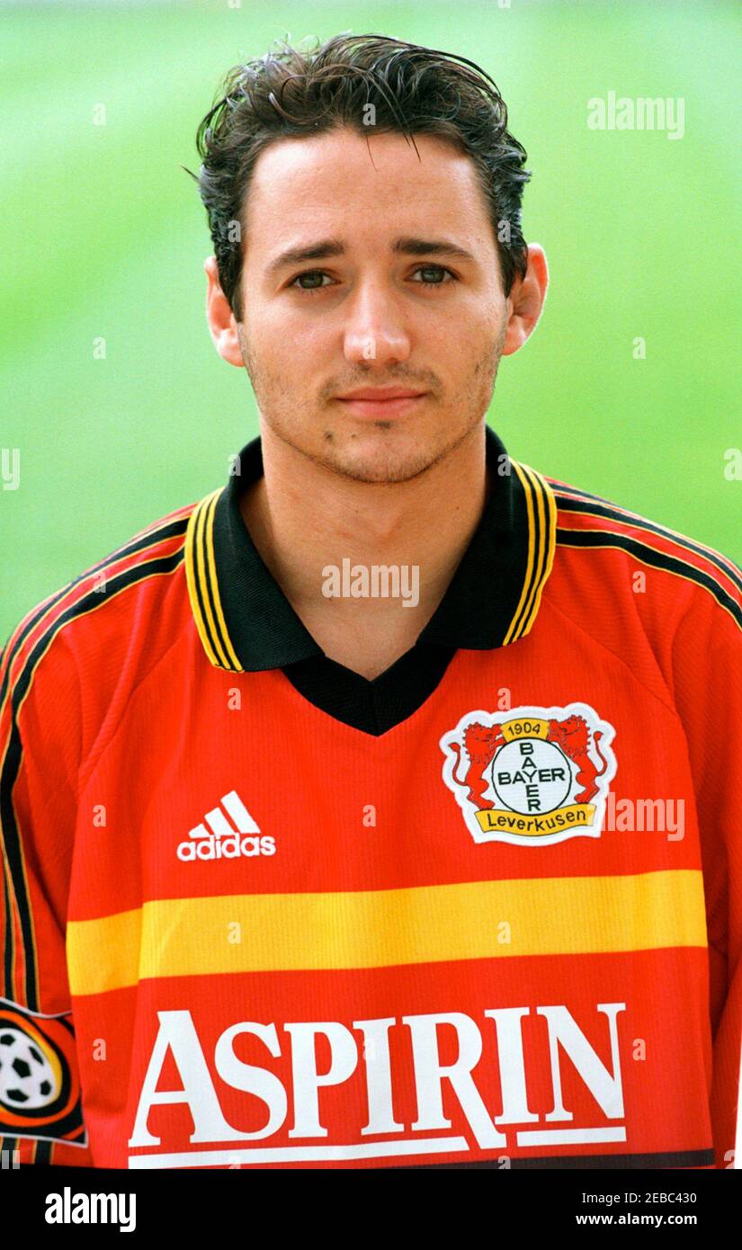 German soccer player oliver neuville hi-res stock photography and ...