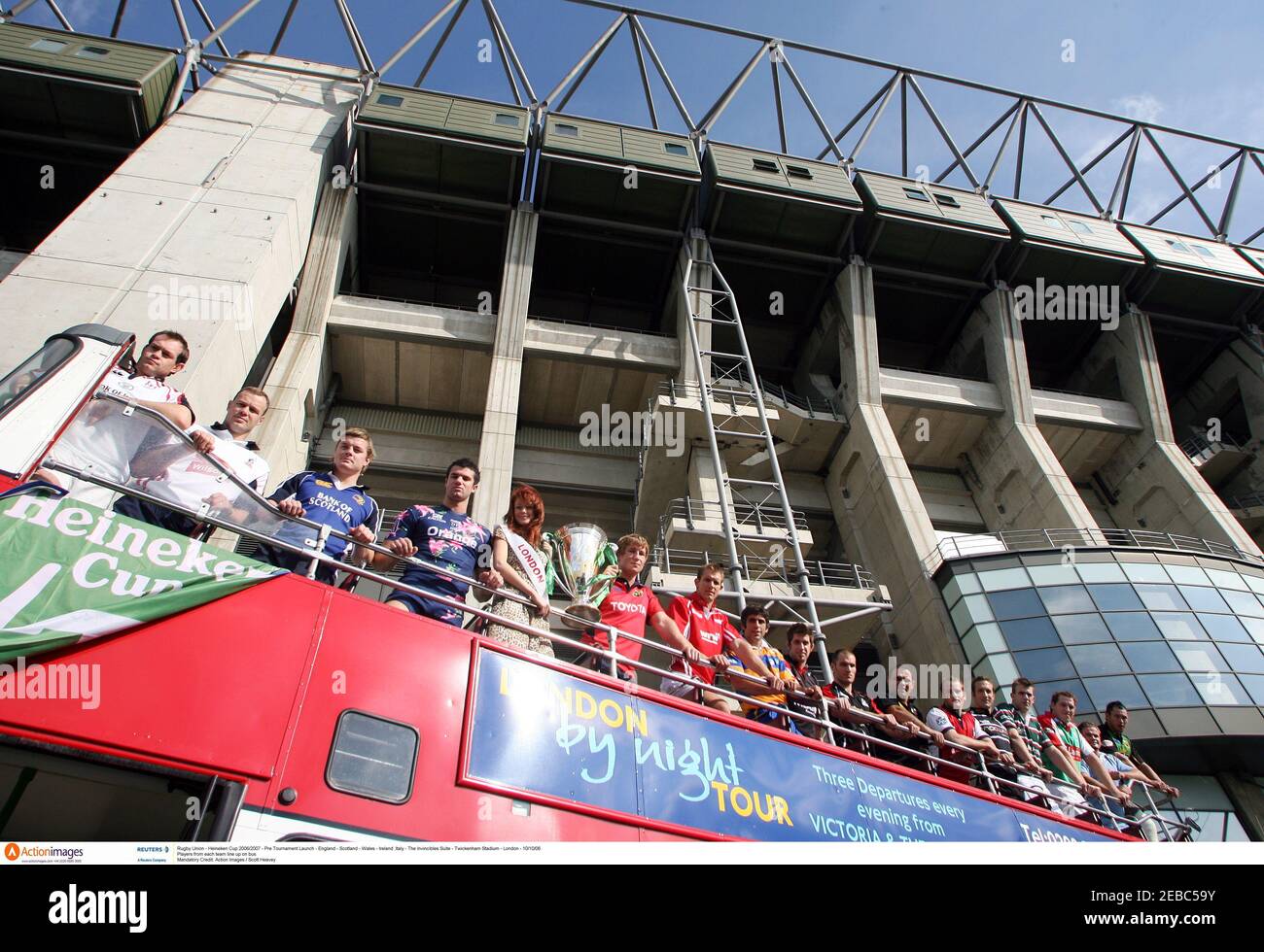 England team rugby bus hi-res stock photography and images - Alamy