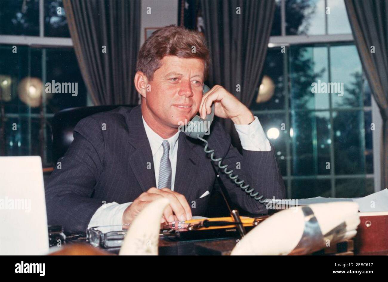 John f kennedy oval office desk hi-res stock photography and images - Alamy