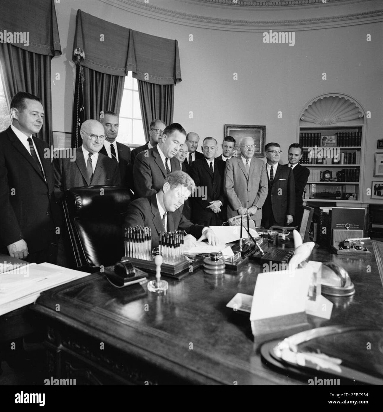 Energy bill Black and White Stock Photos & Images - Alamy