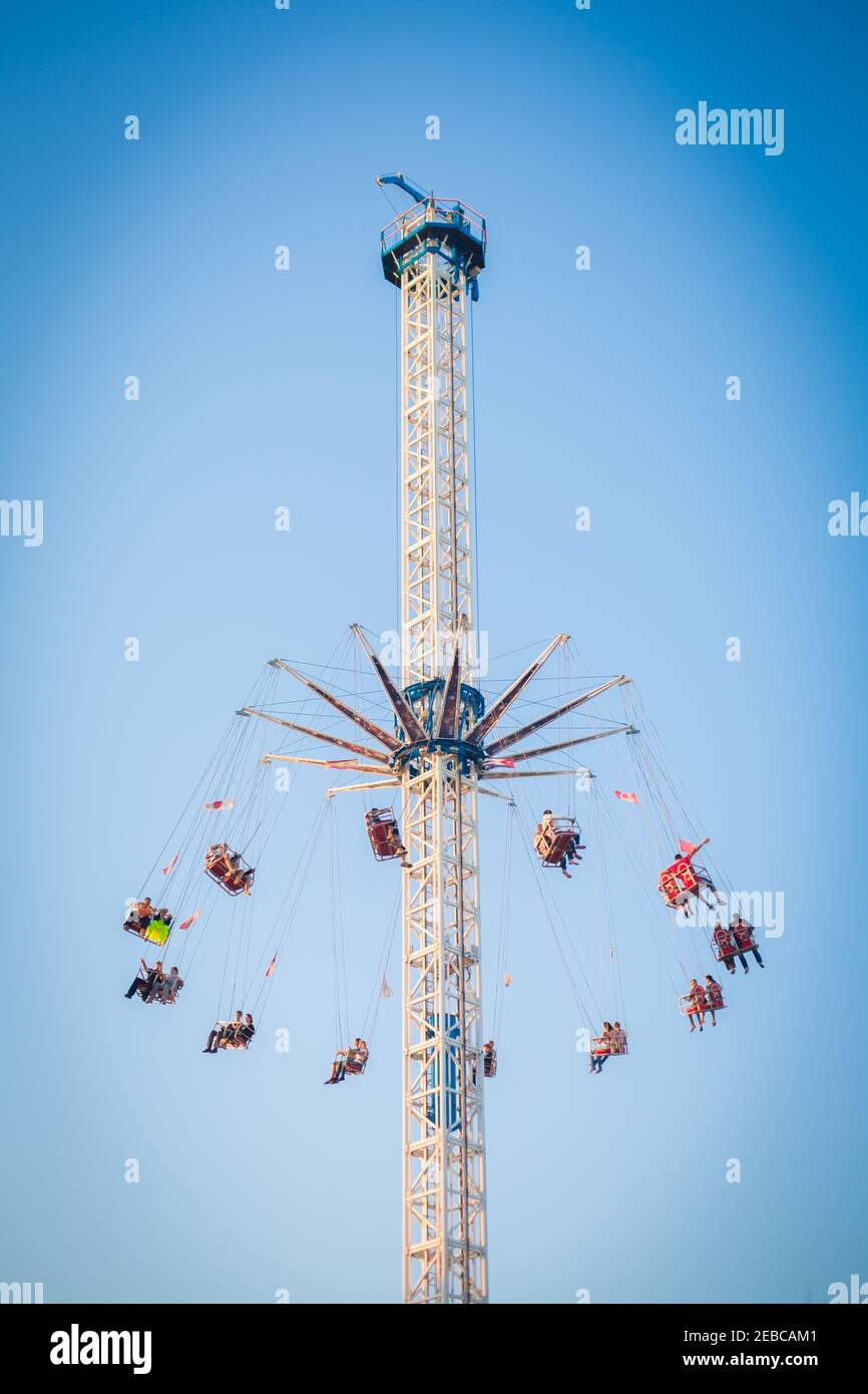 Giant chain carousel hi-res stock photography and images - Alamy