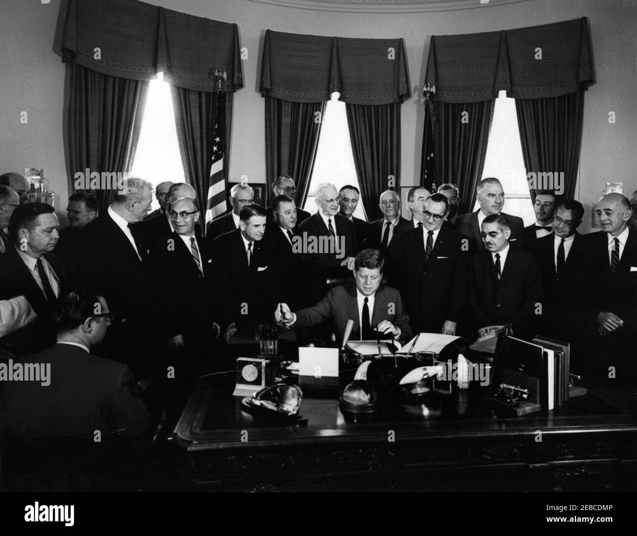 1962 l r hi-res stock photography and images - Alamy