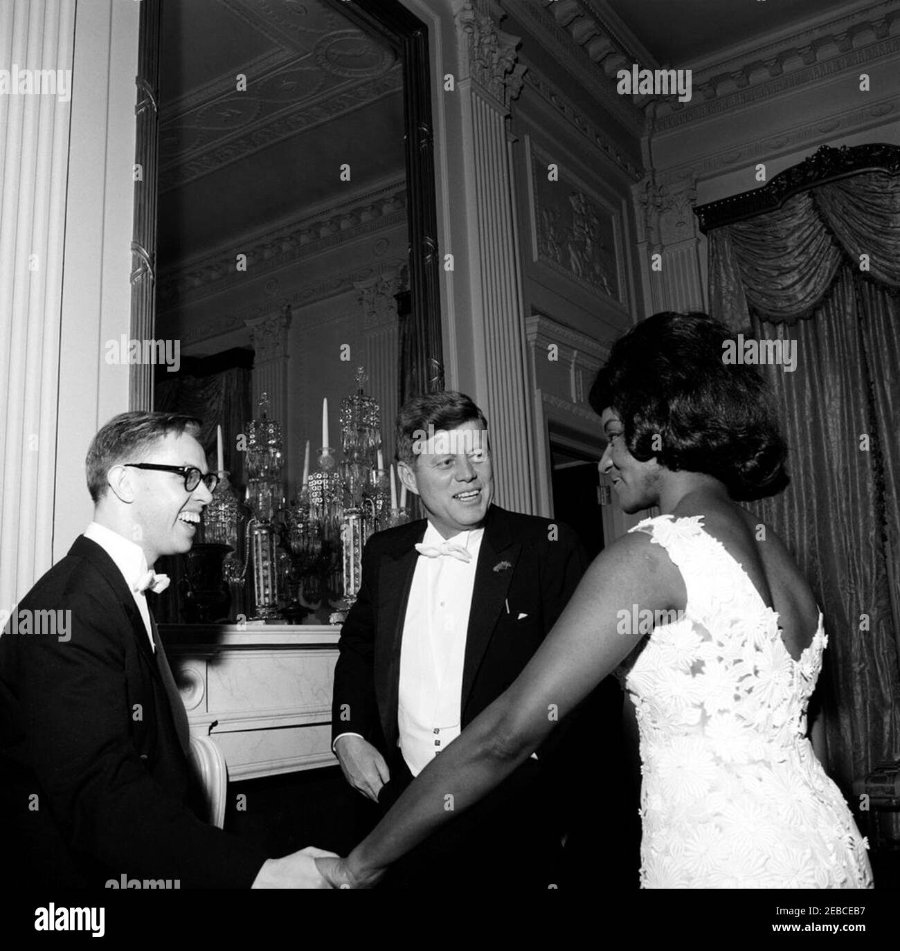 Mezzo piano hi-res stock photography and images - Alamy