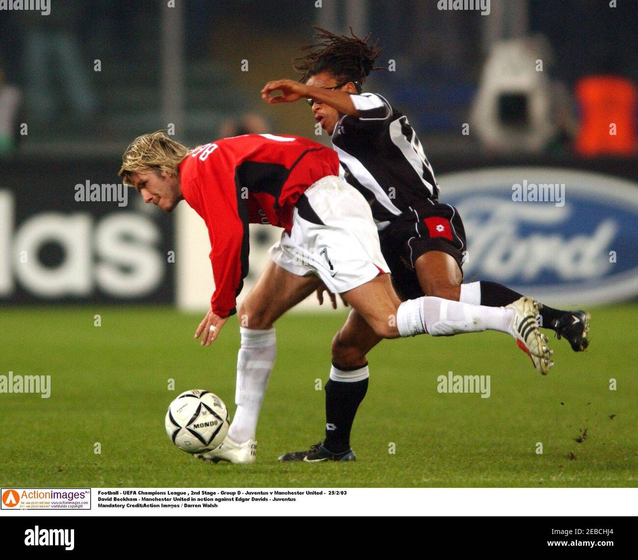 Juventus edgar davids in action hi-res stock photography and images - Alamy