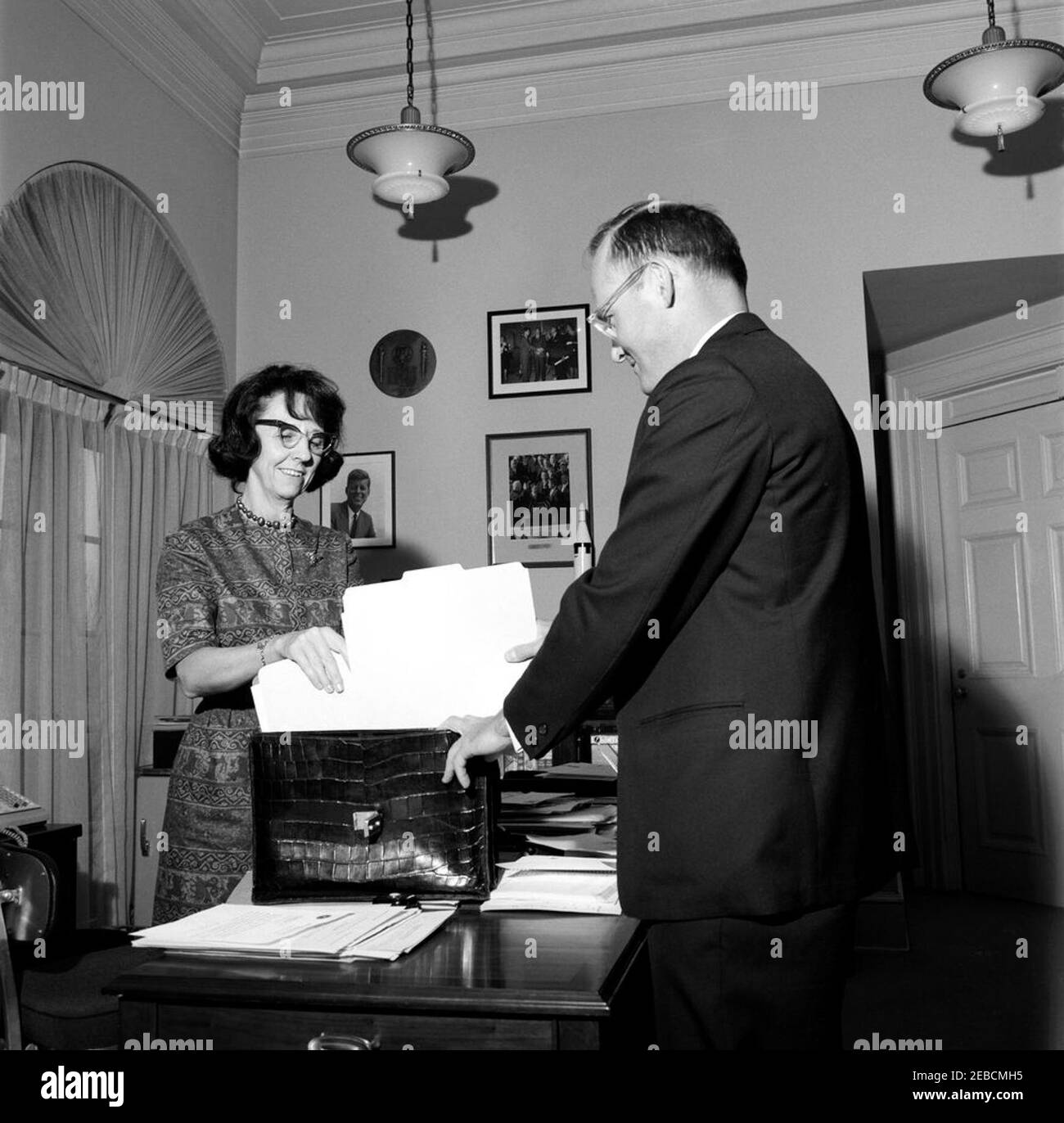 File_folders Black and White Stock Photos & Images - Alamy