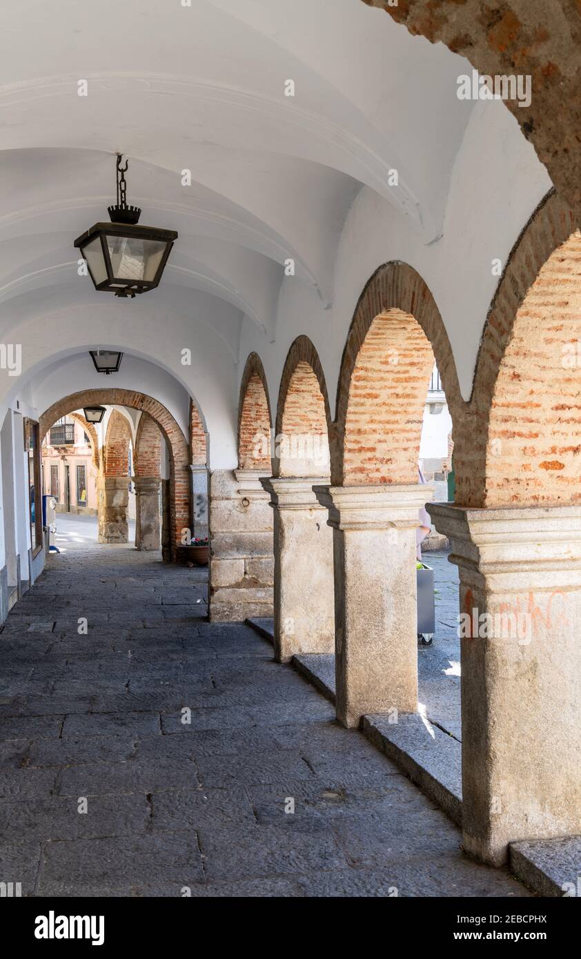 Arched hallway hi-res stock photography and images - Alamy