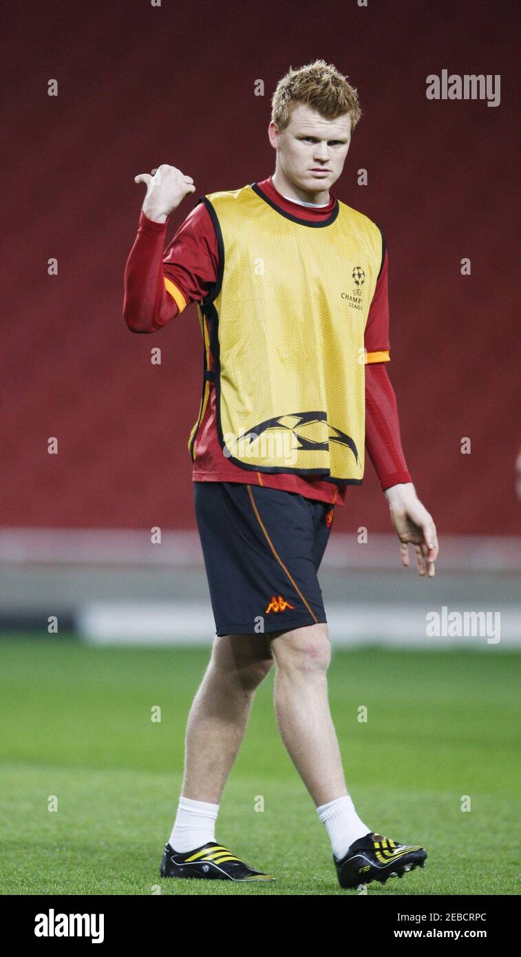 John arne riise roma hi-res stock photography and images - Alamy
