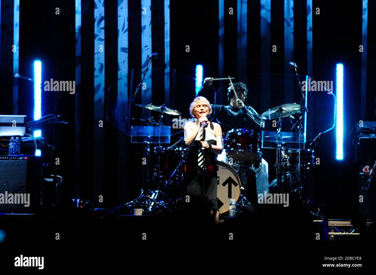 Debbie harry of blondie performing hi-res stock photography and images ...