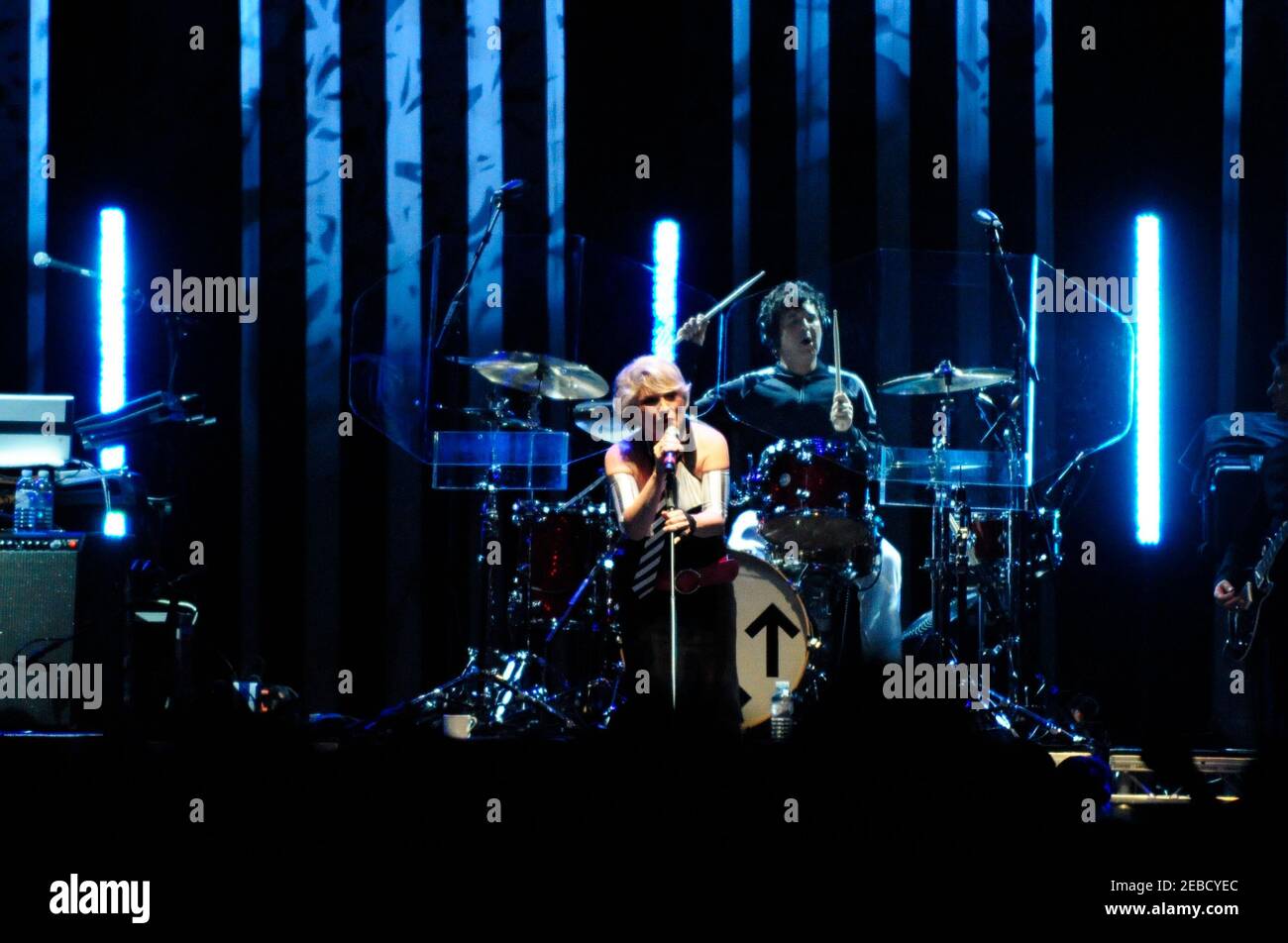Debbie Harry Live Concert High Resolution Stock Photography and Images ...