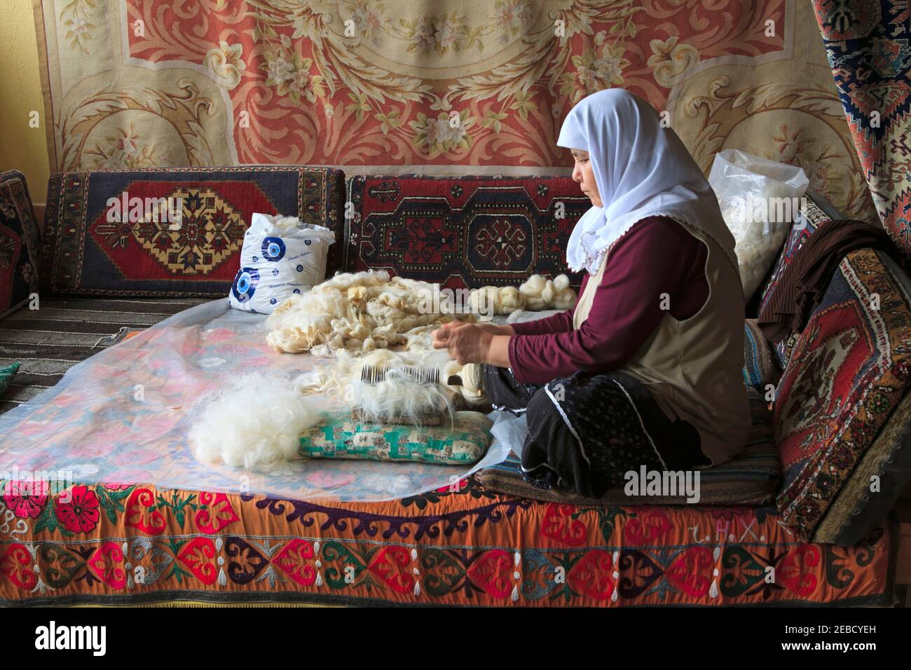 Carding wool hi-res stock photography and images - Alamy