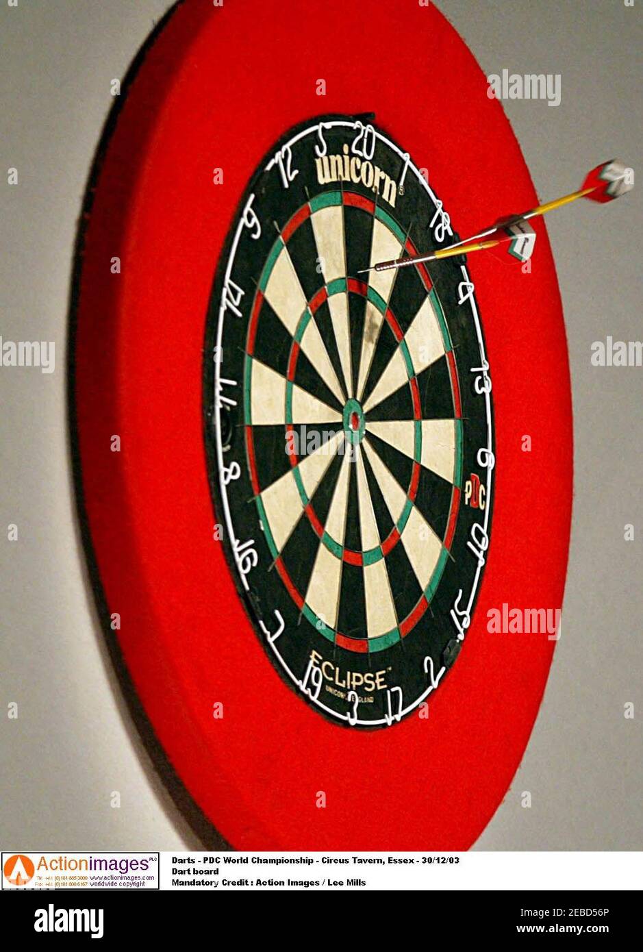 Pdc darts board hi-res stock photography and images - Alamy