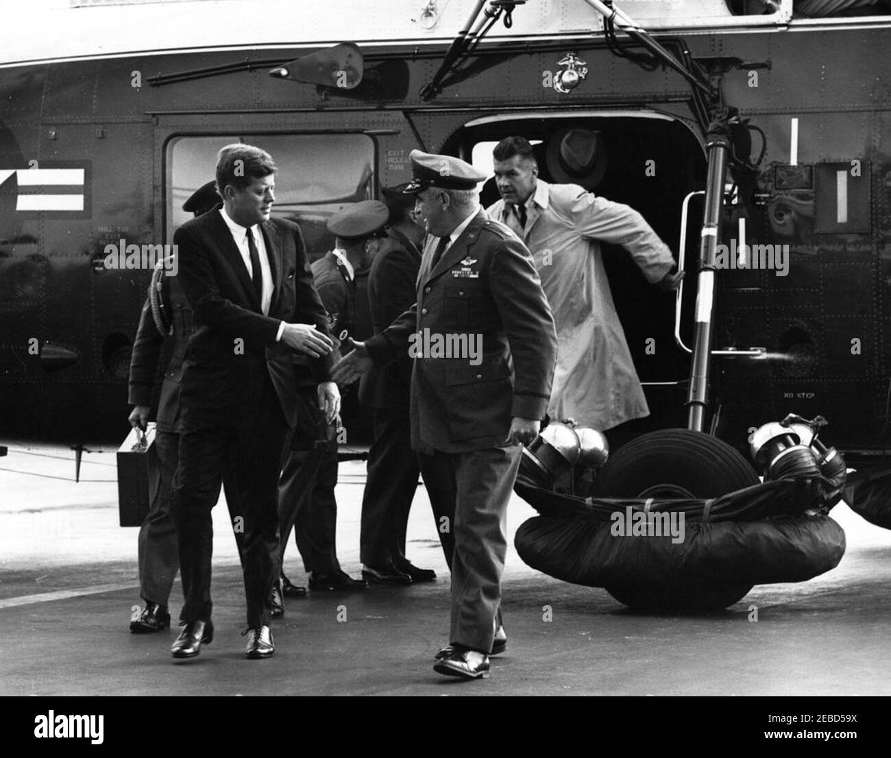 Kennedy white house helicopter hi-res stock photography and images - Alamy