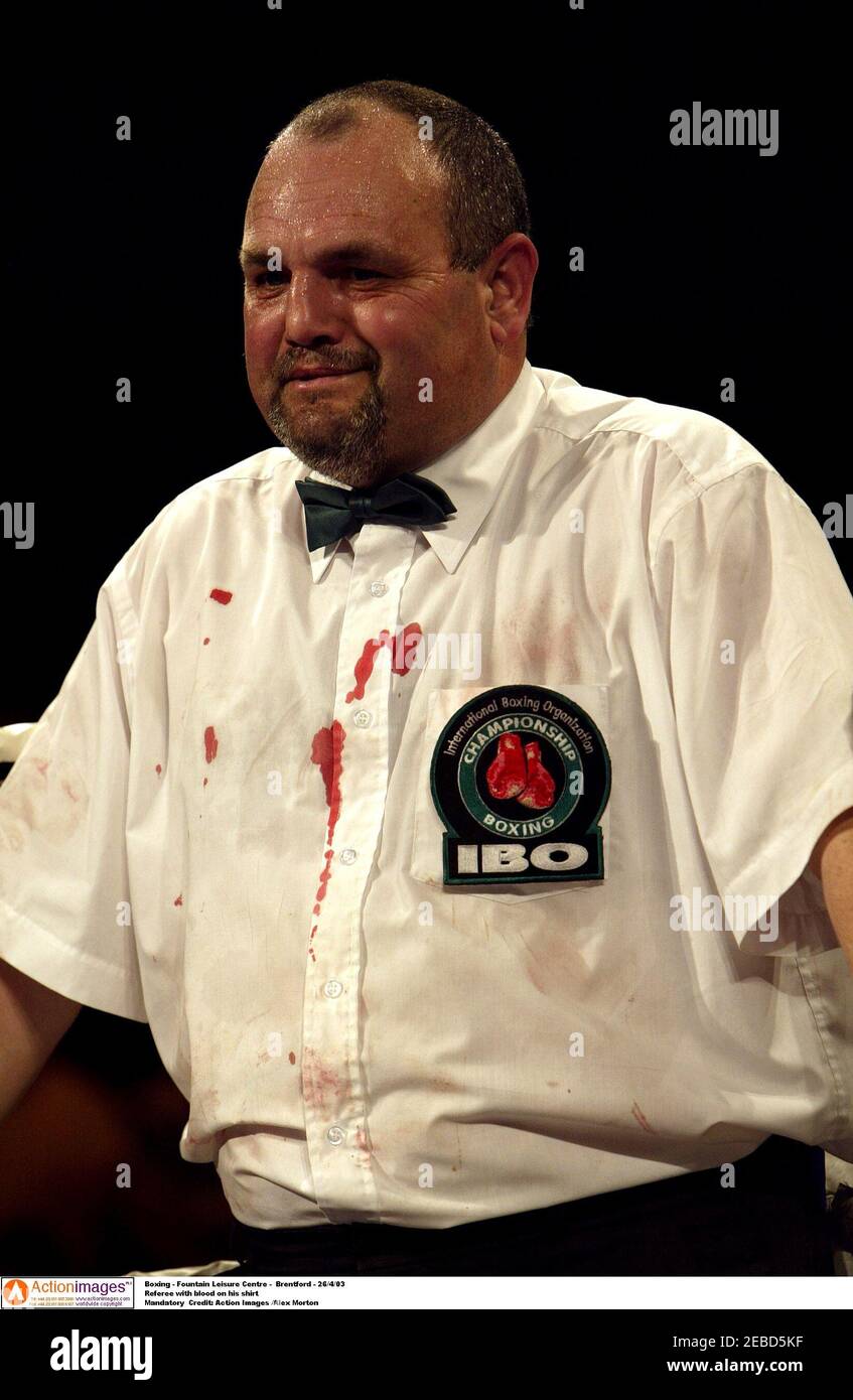 Brentford shirt hi-res stock photography and images - Alamy