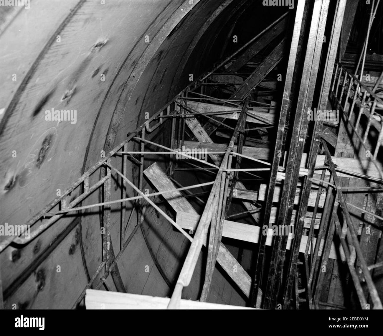 Scaffolding inside hi-res stock photography and images - Alamy